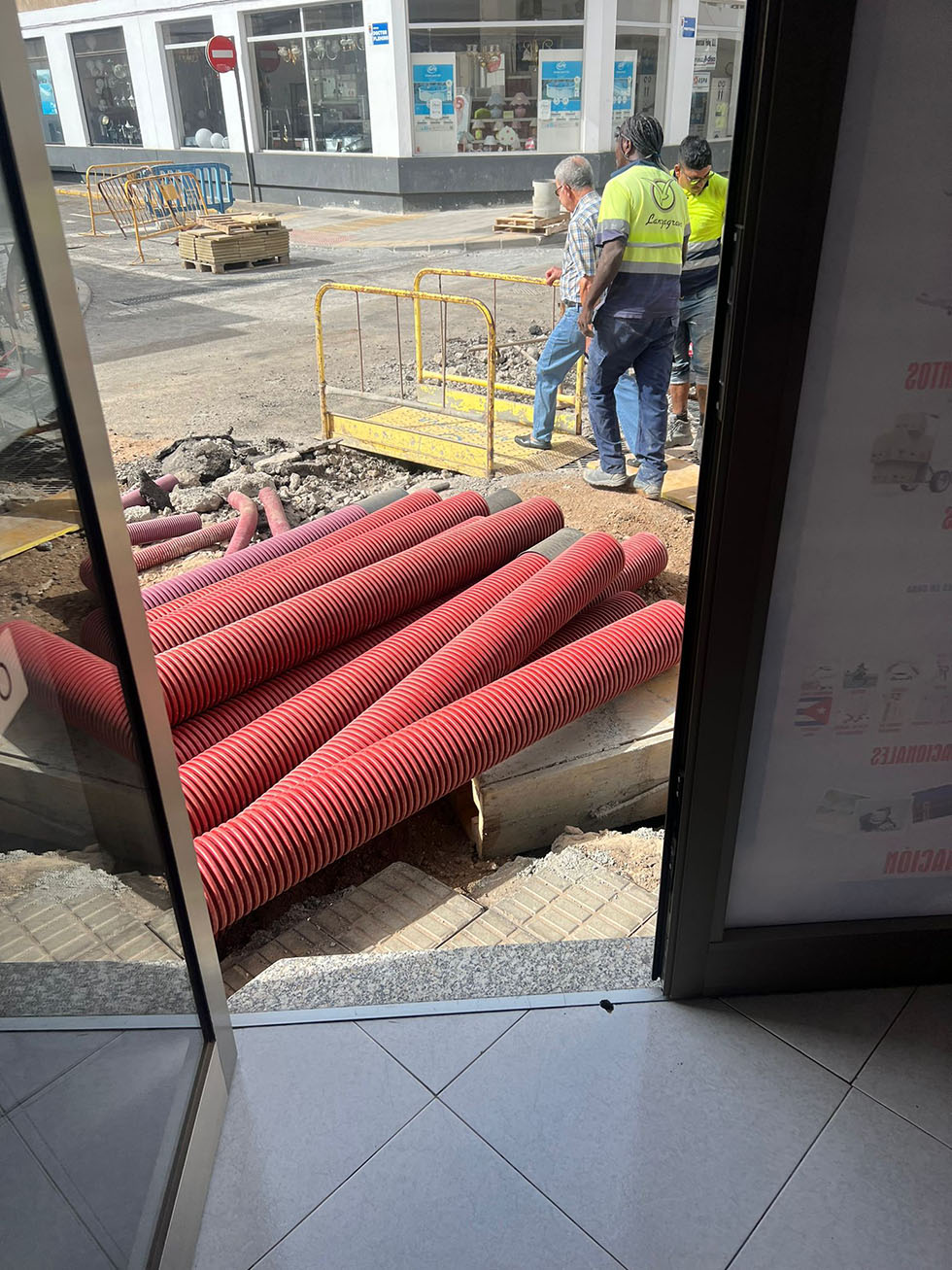 Quejas por la ejecución de las obras en la calle Portugal: “Nos han ...
