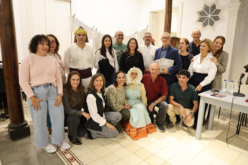 Presentada en la Casa de la Cultura de Arrecife la obra “La ropa blanca ...