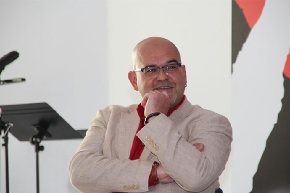 Muere de un infarto el escritor Alexis Ravelo a los 51 años | Diario de ...