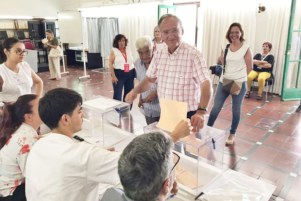 El socialista Manuel Fajardo gana las elecciones en Lanzarote y repite ...