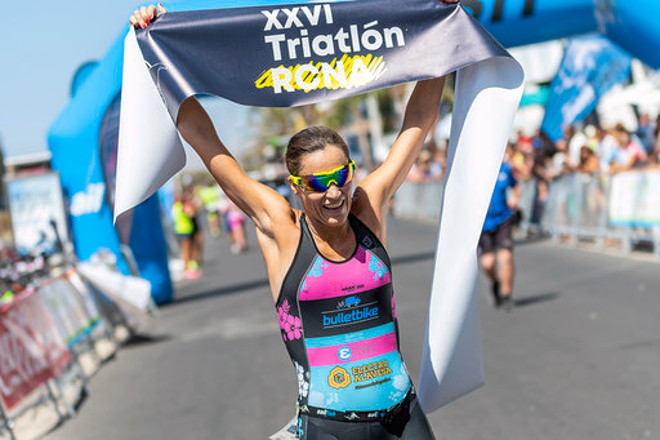 Stephen Bayliss y Ruth Brito, vencedores del XXV Triatlón RCNA – Ciudad ...